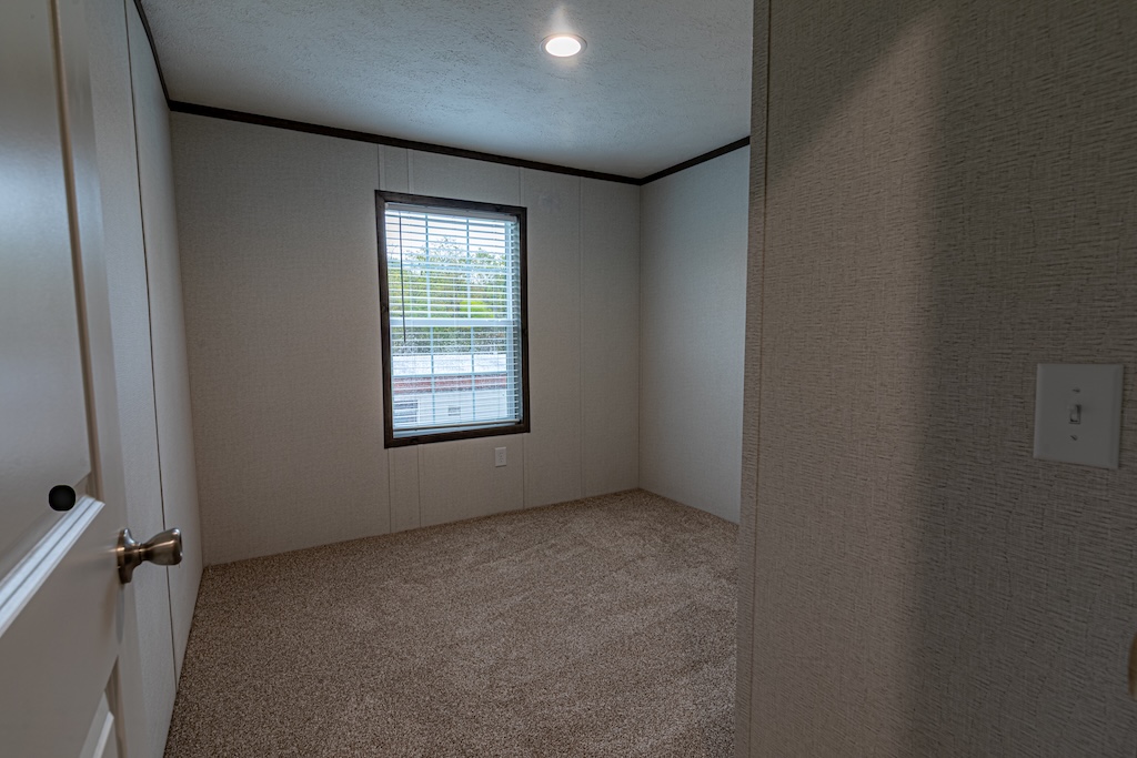 Stylish 3-Bedroom DW Manufactured Home in Hidden Valley